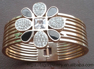 China 316L S.Steel Ladies IPG Paris BIG FASHION EIGHT POINTS FLOWER Bracelet Bangle supplier